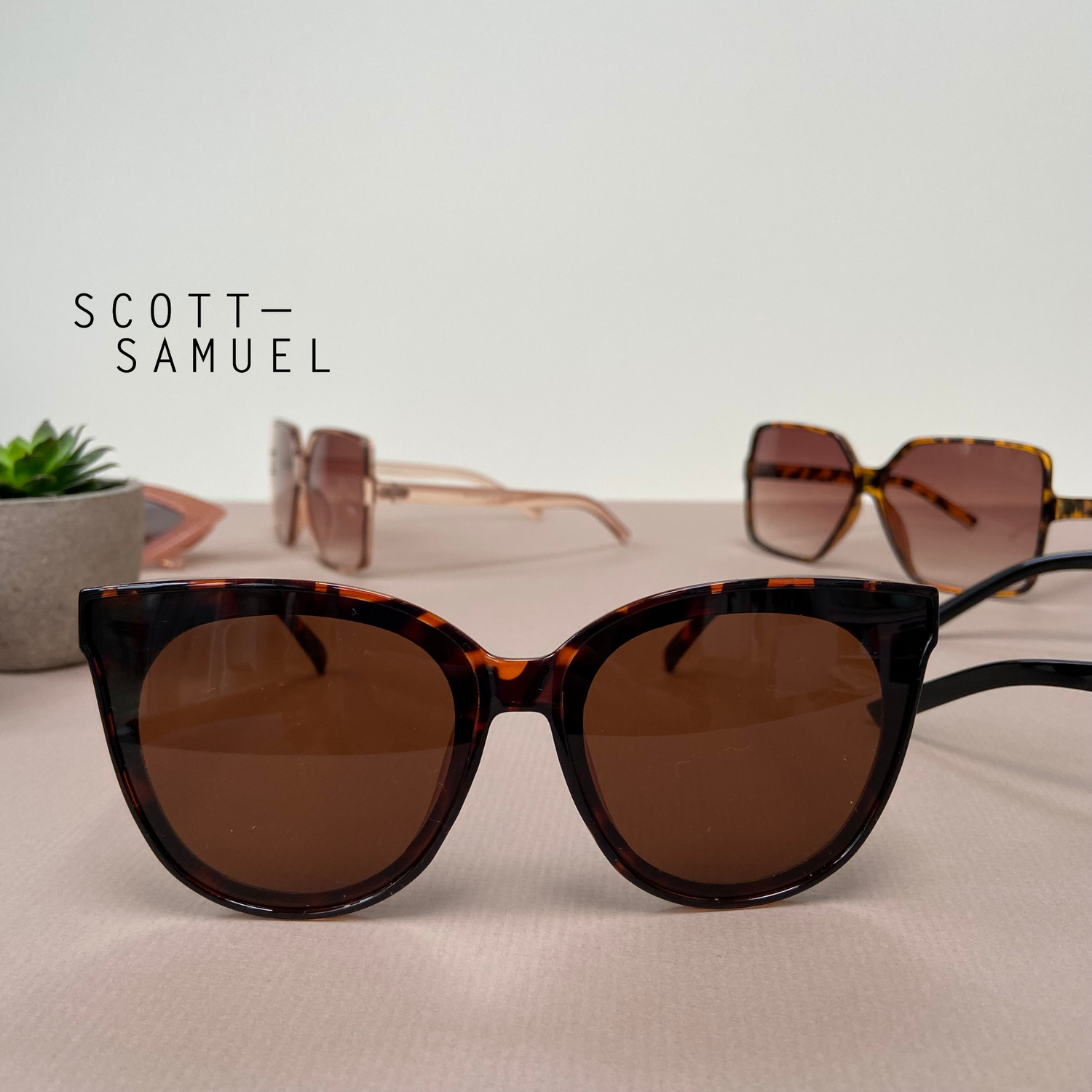 Scott-Samuel Accessories, Handbags and Jewellery